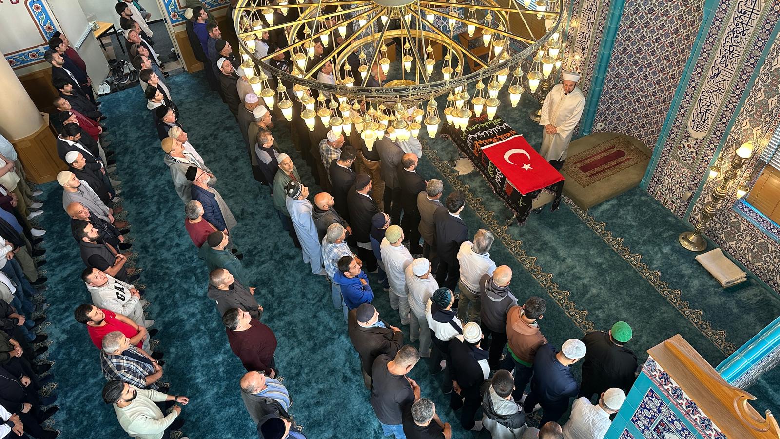 THY Pilotu İlçehin Pehlivan'ın Cenazesi Brooklyn’de Kılınan Namazın ...